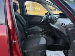 Red Citroen c4-picasso 2016 in Liepaja, with an engine capacity of 1.20 L and mileage of 117 thousand km for 6450 €, photo 14 on AUTOMOTO.COM.LV