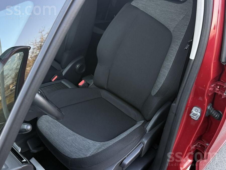 Red Citroen c4-picasso 2016 in Liepaja, with an engine capacity of 1.20 L and mileage of 117 thousand km for 6450 €, photo 17 on AUTOMOTO.COM.LV