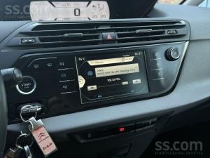 Red Citroen c4-picasso 2016 in Liepaja, with an engine capacity of 1.20 L and mileage of 117 thousand km for 6450 €, photo 24 on AUTOMOTO.COM.LV