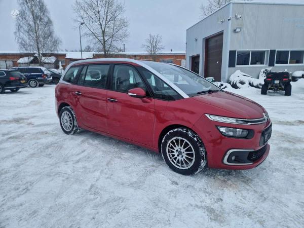 Red Citroen c4-picasso 2017 in Ukmerge, with an engine capacity of 1.56 L and mileage of 212 thousand km for 6950 €, photo 4 on AUTOMOTO.COM.LV