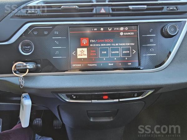 Sarkans Citroen c4-picasso 2018 Rīga, ar dzinēja tilpumu 2.00 L un nobraukumu 188 tūkst. km par 9850 €, foto 8 vietnē AUTOMOTO.COM.LV