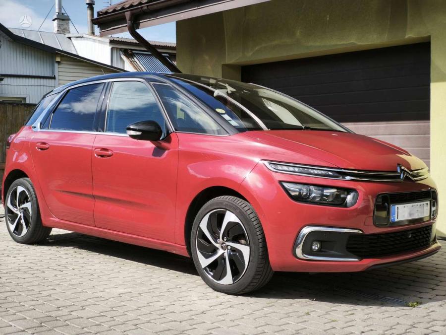 Red Citroen c4-picasso 2018 in Kaunas, with an engine capacity of 2.00 L and mileage of 267 thousand km for 10500 €, photo 1 on AUTOMOTO.COM.LV