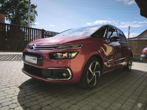 Red Citroen c4-picasso 2018 in Kaunas, with an engine capacity of 2.00 L and mileage of 267 thousand km for 10500 €, photo 4 on AUTOMOTO.COM.LV
