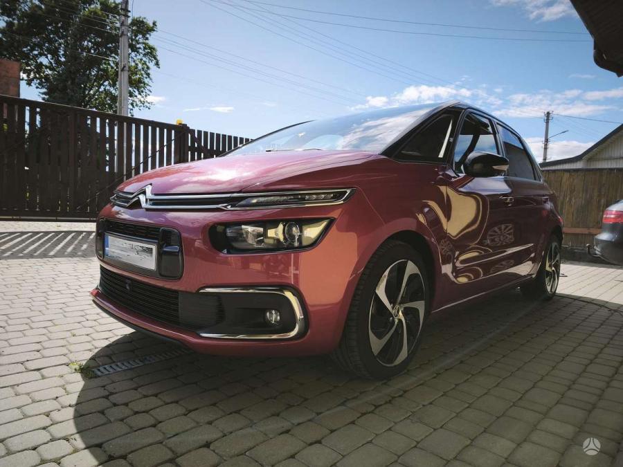 Red Citroen c4-picasso 2018 in Kaunas, with an engine capacity of 2.00 L and mileage of 267 thousand km for 10500 €, photo 4 on AUTOMOTO.COM.LV
