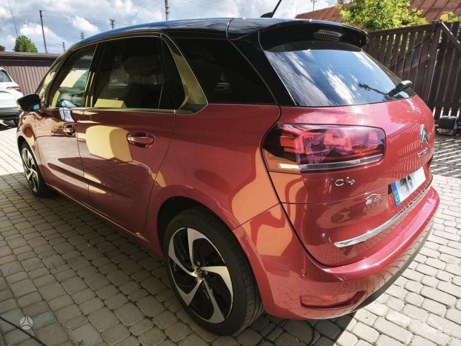 Red Citroen c4-picasso 2018 in Kaunas, with an engine capacity of 2.00 L and mileage of 267 thousand km for 10500 €, photo 5 on AUTOMOTO.COM.LV