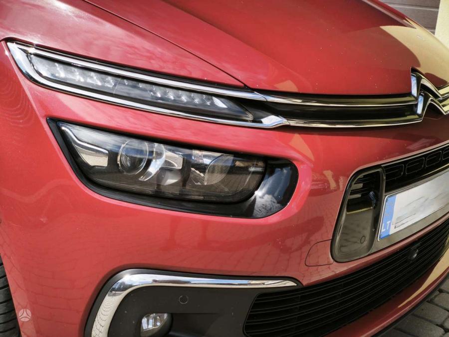 Red Citroen c4-picasso 2018 in Kaunas, with an engine capacity of 2.00 L and mileage of 267 thousand km for 10500 €, photo 7 on AUTOMOTO.COM.LV