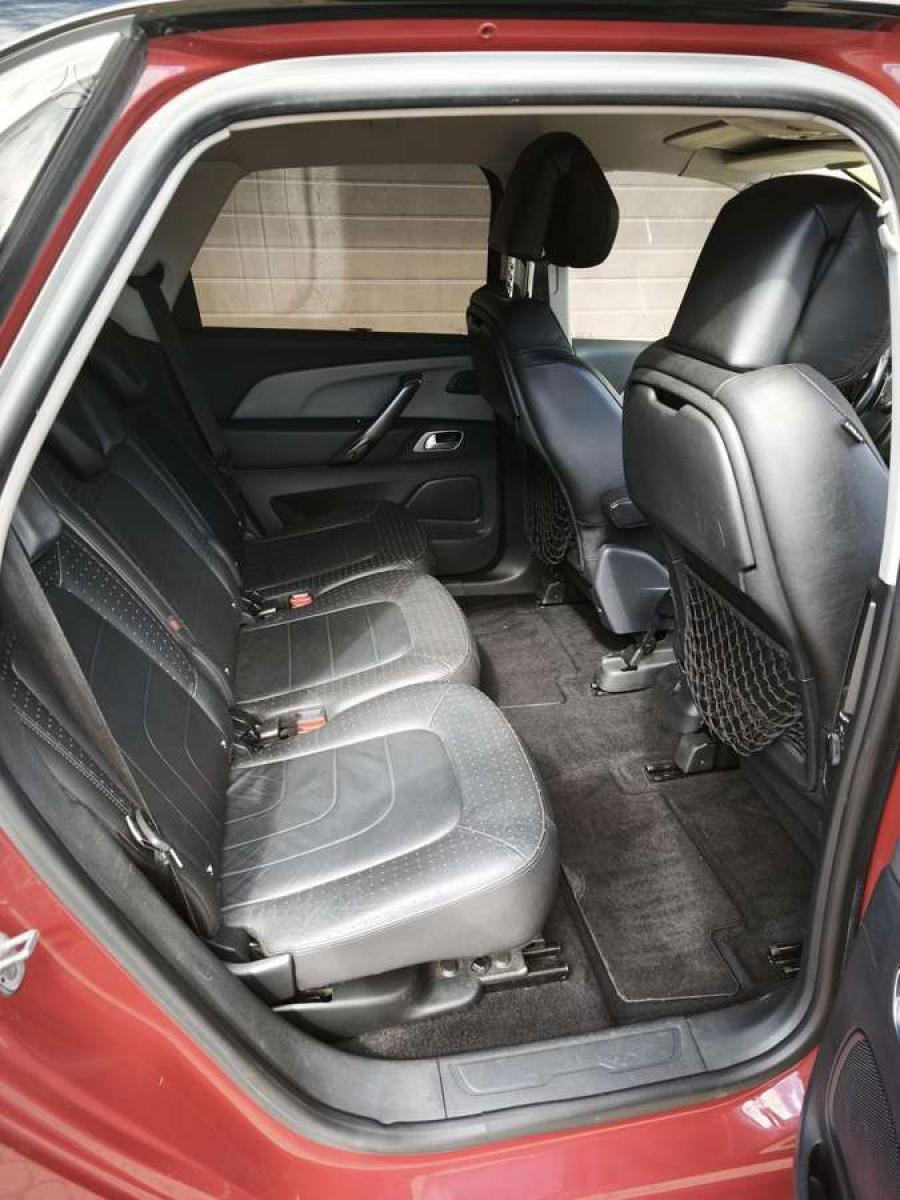 Red Citroen c4-picasso 2018 in Kaunas, with an engine capacity of 2.00 L and mileage of 267 thousand km for 10500 €, photo 13 on AUTOMOTO.COM.LV