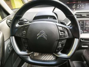 Red Citroen c4-picasso 2018 in Kaunas, with an engine capacity of 2.00 L and mileage of 267 thousand km for 10500 €, photo 17 on AUTOMOTO.COM.LV