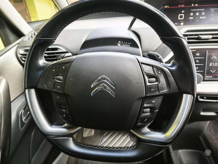 Red Citroen c4-picasso 2018 in Kaunas, with an engine capacity of 2.00 L and mileage of 267 thousand km for 10500 €, photo 17 on AUTOMOTO.COM.LV