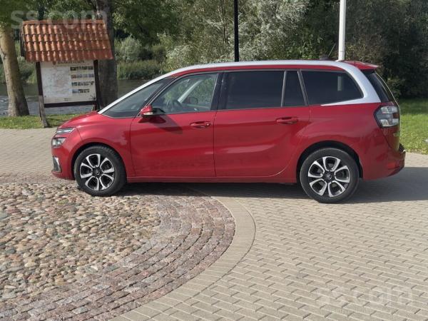 Red Citroen c4-picasso 2020 in Riga, with an engine capacity of 1.50 L and mileage of 182 thousand km for 9400 €, photo 4 on AUTOMOTO.COM.LV