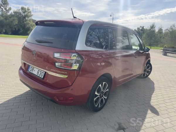 Red Citroen c4-picasso 2020 in Riga, with an engine capacity of 1.50 L and mileage of 182 thousand km for 9400 €, photo 5 on AUTOMOTO.COM.LV