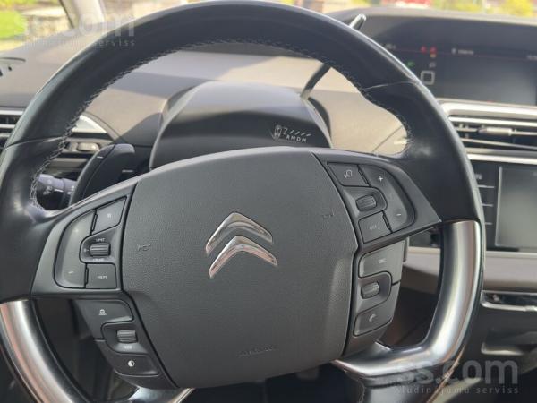 Red Citroen c4-picasso 2020 in Riga, with an engine capacity of 1.50 L and mileage of 182 thousand km for 9400 €, photo 9 on AUTOMOTO.COM.LV