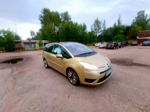Citroen c4-picasso 2007 in Kohtla-Jarve, with an engine capacity of 1.60 L and mileage of 280 thousand km for 2400 €, photo 8 on AUTOMOTO.COM.LV