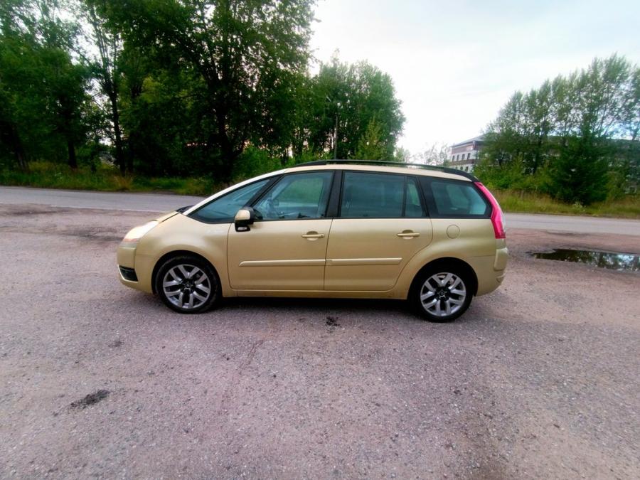 Citroen c4-picasso 2007 in Kohtla-Jarve, with an engine capacity of 1.60 L and mileage of 280 thousand km for 2400 €, photo 12 on AUTOMOTO.COM.LV