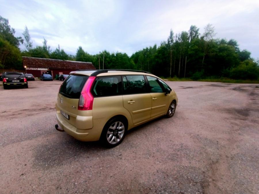 Citroen c4-picasso 2007 in Kohtla-Jarve, with an engine capacity of 1.60 L and mileage of 280 thousand km for 2400 €, photo 15 on AUTOMOTO.COM.LV