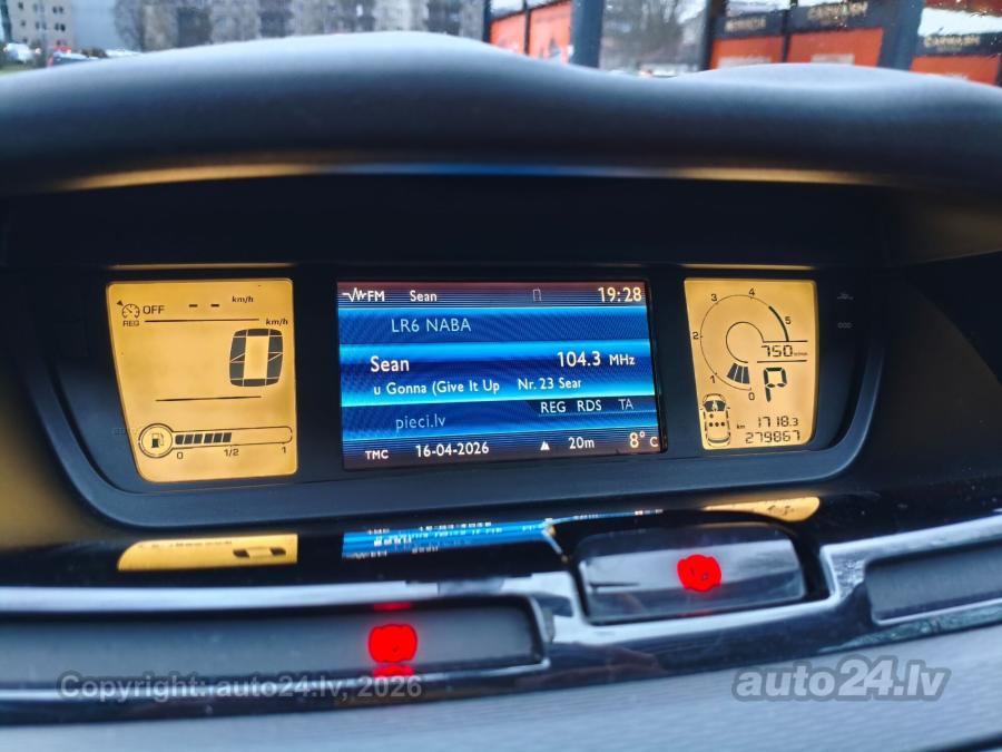 Ситроен С4 Пикассо 2012 в Рига, объемом двигателя 2.00 л и пробегом 280 тыс. км за 3000 €, фото 4 на AUTOMOTO.COM.LV