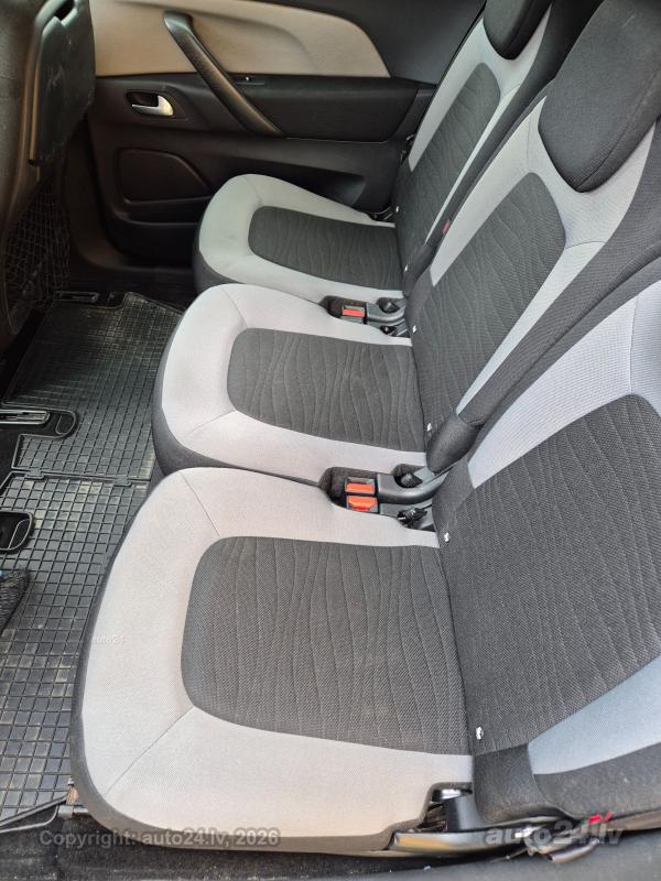 Citroen c4-picasso 2016 in Tartu, with an engine capacity of 2.00 L and mileage of 170 thousand km for 8500 €, photo 8 on AUTOMOTO.COM.LV