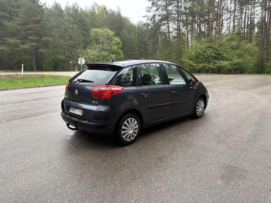 Violet Citroen c4-picasso 2007 in Anyksciai, with an engine capacity of 1.60 L and mileage of 372 thousand km for 750 €, photo 6 on AUTOMOTO.COM.LV