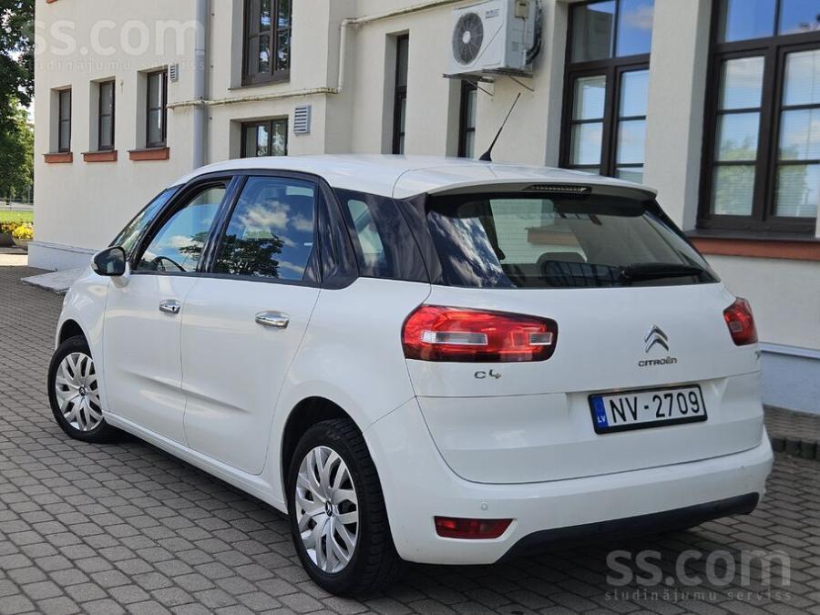 White Citroen c4-picasso 2015 in Jelgava, with an engine capacity of 1.60 L and mileage of 212 thousand km for 3800 €, photo 3 on AUTOMOTO.COM.LV