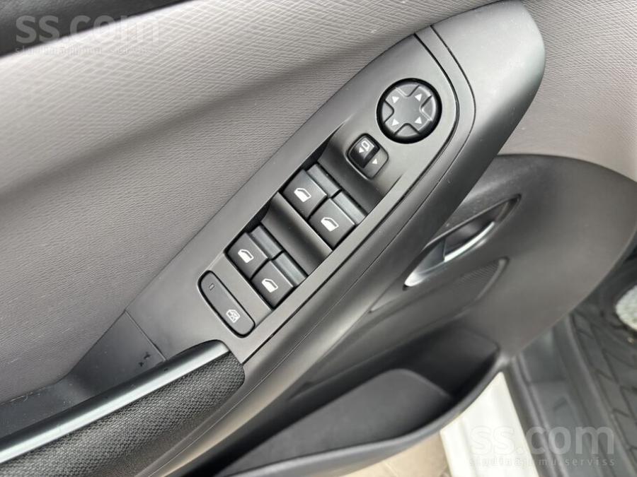 Balts Citroen c4-picasso 2017 Rīga, ar dzinēja tilpumu 1.60 L un nobraukumu 128 tūkst. km par 7500 €, foto 14 vietnē AUTOMOTO.COM.LV