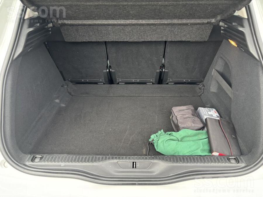 Balts Citroen c4-picasso 2017 Rīga, ar dzinēja tilpumu 1.60 L un nobraukumu 128 tūkst. km par 7500 €, foto 17 vietnē AUTOMOTO.COM.LV