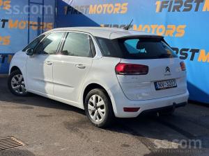 White Citroen c4-picasso 2018 in Riga, with an engine capacity of 1.60 L and mileage of 149 thousand km for 8450 €, photo 3 on AUTOMOTO.COM.LV