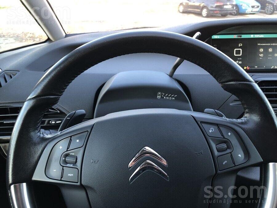 White Citroen c4-picasso 2018 in Riga, with an engine capacity of 1.60 L and mileage of 149 thousand km for 8450 €, photo 13 on AUTOMOTO.COM.LV