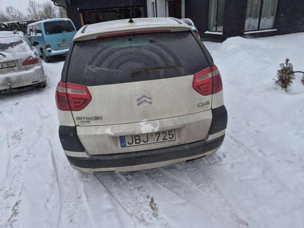 Balts Citroen c4-picasso 2007 Marijampole, ar dzinēja tilpumu 1.60 L un nobraukumu 322 tūkst. km par 650 €, foto 3 vietnē AUTOMOTO.COM.LV
