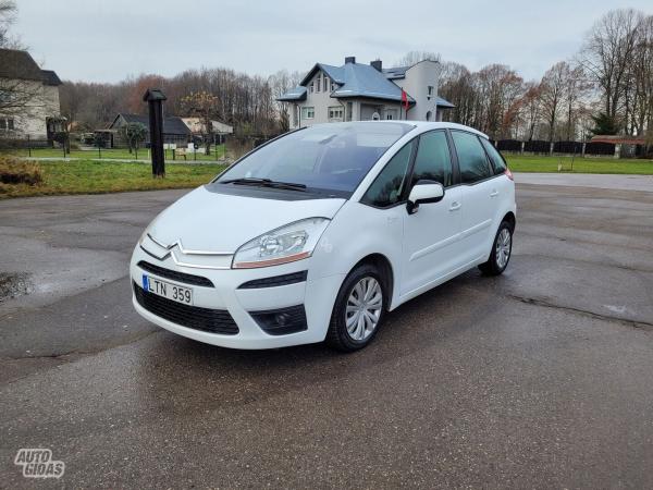 White Citroen c4-picasso 2009 in Kaunas, with an engine capacity of 2.00 L and mileage of 284 thousand km for 1900 €, photo 1 on AUTOMOTO.COM.LV