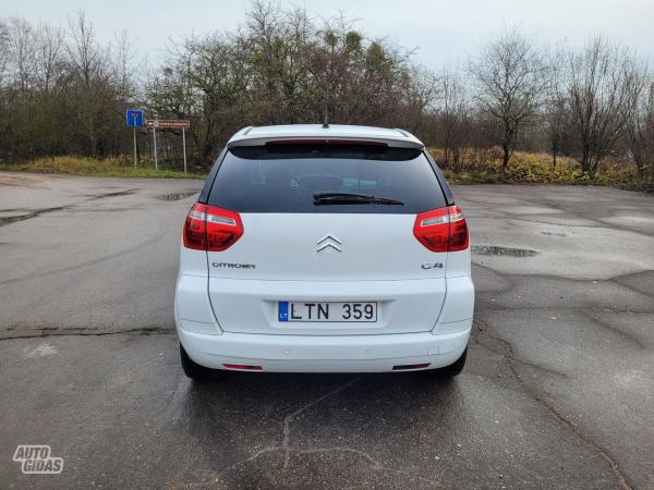 White Citroen c4-picasso 2009 in Kaunas, with an engine capacity of 2.00 L and mileage of 284 thousand km for 1900 €, photo 8 on AUTOMOTO.COM.LV