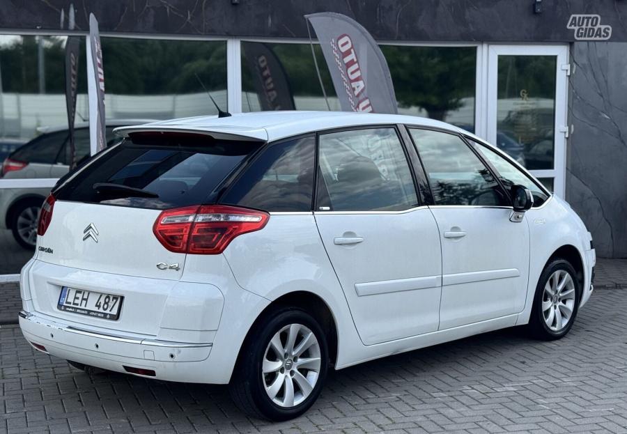 Balts Citroen c4-picasso 2009 Radviliškis, ar dzinēja tilpumu 1.60 L un nobraukumu 331 tūkst. km par 1950 €, foto 8 vietnē AUTOMOTO.COM.LV