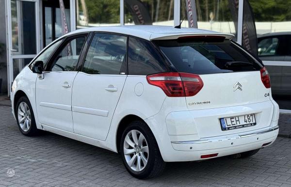 White Citroen c4-picasso 2009 in Radviliskis, with an engine capacity of 1.60 L and mileage of 331 thousand km for 1950 €, photo 9 on AUTOMOTO.COM.LV