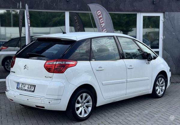 White Citroen c4-picasso 2009 in Radviliskis, with an engine capacity of 1.60 L and mileage of 331 thousand km for 1950 €, photo 10 on AUTOMOTO.COM.LV