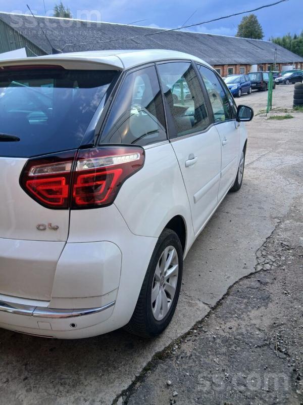 Balts Citroen c4-picasso 2011 Daugavpils, ar dzinēja tilpumu 1.60 L un nobraukumu 171 tūkst. km par 3350 €, foto 5 vietnē AUTOMOTO.COM.LV
