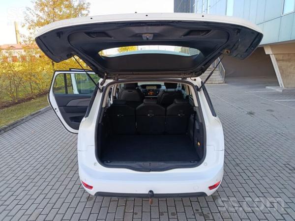White Citroen c4-picasso 2013 in Jekabpils, with an engine capacity of 1.60 L and mileage of 296 thousand km for 4100 €, photo 11 on AUTOMOTO.COM.LV