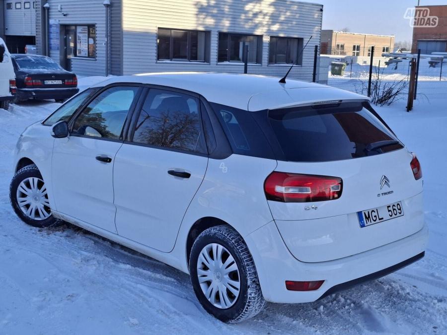 White Citroen c4-picasso 2013 in Silute, with an engine capacity of 1.60 L and mileage of 223 thousand km for 3999 €, photo 3 on AUTOMOTO.COM.LV