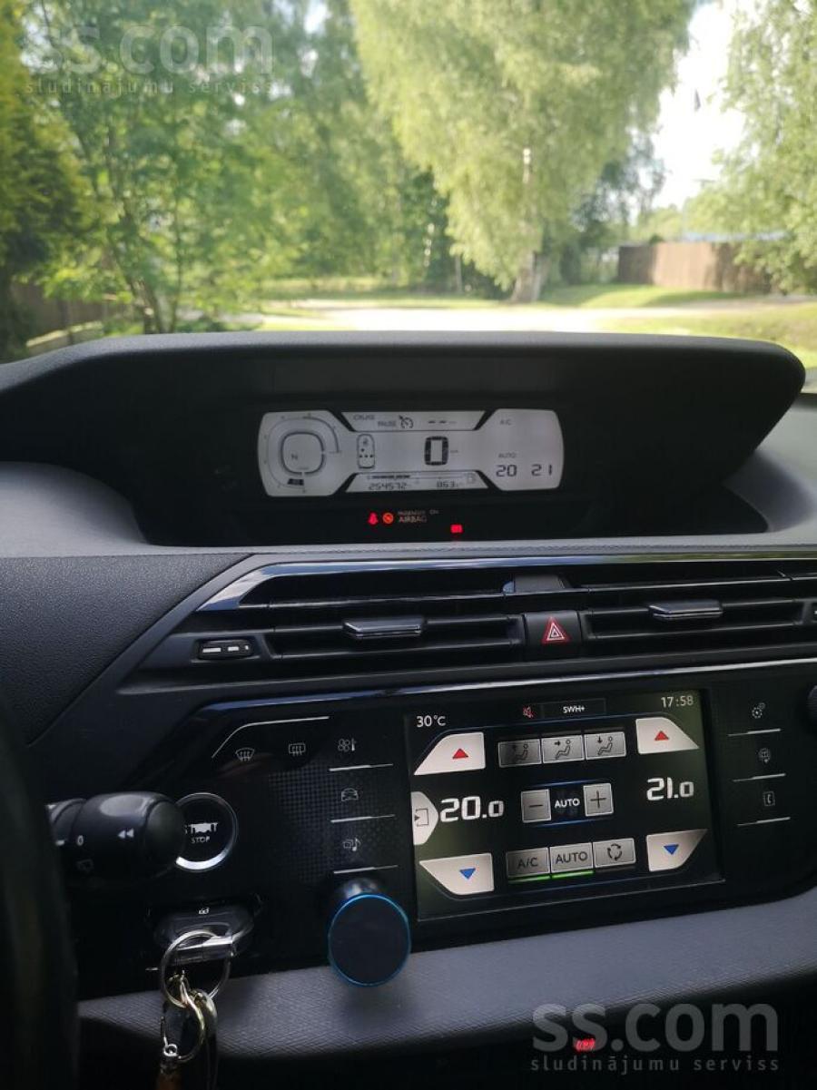 Balts Citroen c4-picasso 2013 Rīga, ar dzinēja tilpumu 1.60 L un nobraukumu 255 tūkst. km par 3100 €, foto 7 vietnē AUTOMOTO.COM.LV