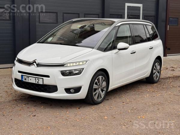 White Citroen c4-picasso 2014 in Daugavpils, with an engine capacity of 2.00 L and mileage of 255 thousand km for 6900 €, photo 1 on AUTOMOTO.COM.LV