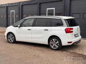 White Citroen c4-picasso 2014 in Daugavpils, with an engine capacity of 2.00 L and mileage of 255 thousand km for 6900 €, photo 4 on AUTOMOTO.COM.LV