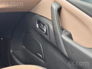 White Citroen c4-picasso 2014 in Daugavpils, with an engine capacity of 2.00 L and mileage of 255 thousand km for 6900 €, photo 10 on AUTOMOTO.COM.LV