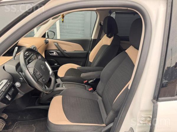 Balts Citroen c4-picasso 2014 Daugavpils, ar dzinēja tilpumu 2.00 L un nobraukumu 263 tūkst. km par 6600 €, foto 7 vietnē AUTOMOTO.COM.LV