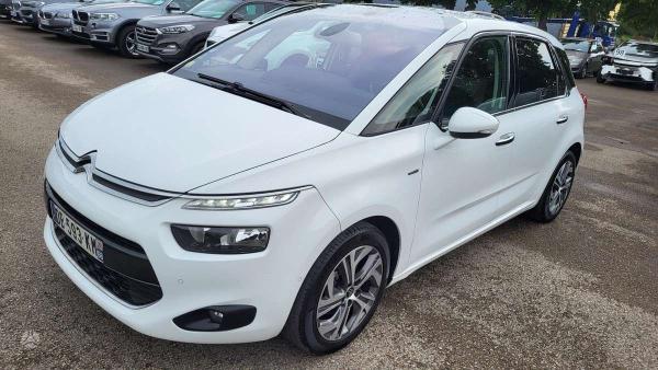 White Citroen c4-picasso 2014 in Taurage, with an engine capacity of 1.56 L and mileage of 222 thousand km for 4600 €, photo 2 on AUTOMOTO.COM.LV