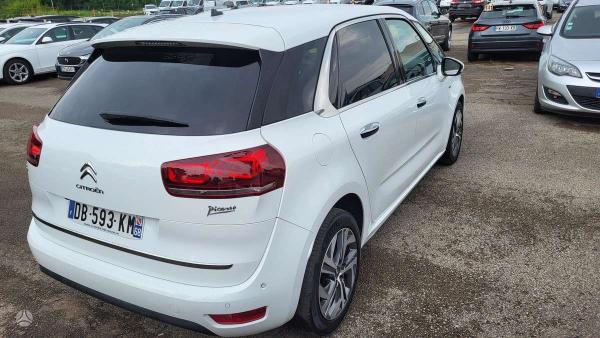 White Citroen c4-picasso 2014 in Taurage, with an engine capacity of 1.56 L and mileage of 222 thousand km for 4600 €, photo 6 on AUTOMOTO.COM.LV