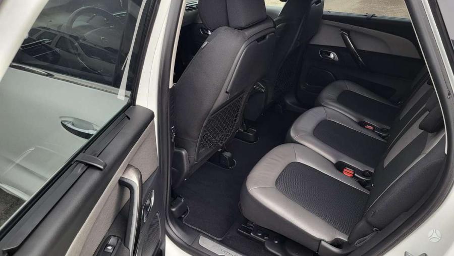 Balts Citroen c4-picasso 2014 Tauragė, ar dzinēja tilpumu 1.56 L un nobraukumu 222 tūkst. km par 4600 €, foto 17 vietnē AUTOMOTO.COM.LV