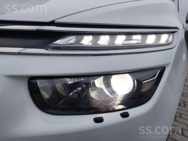 Balts Citroen c4-picasso 2014 Rīga, ar dzinēja tilpumu 2.00 L un nobraukumu 205 tūkst. km par 8990 €, foto 7 vietnē AUTOMOTO.COM.LV
