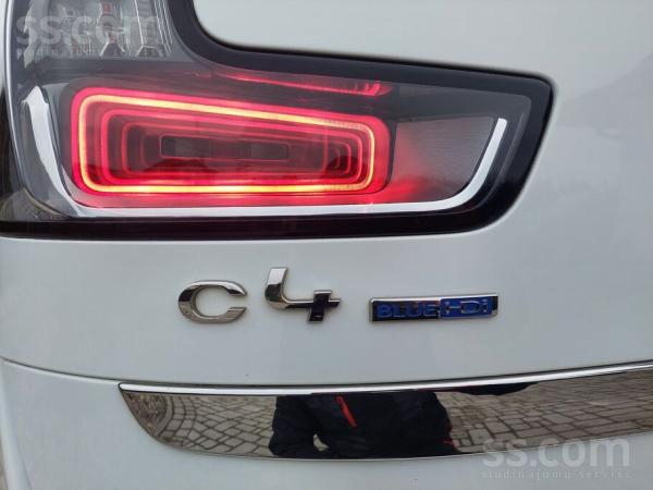 Balts Citroen c4-picasso 2014 Rīga, ar dzinēja tilpumu 2.00 L un nobraukumu 205 tūkst. km par 8990 €, foto 8 vietnē AUTOMOTO.COM.LV