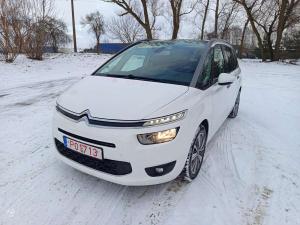White Citroen c4-picasso 2015 in Marijampole, with an engine capacity of 1.20 L and mileage of 119 thousand km for 5200 €, photo 2 on AUTOMOTO.COM.LV