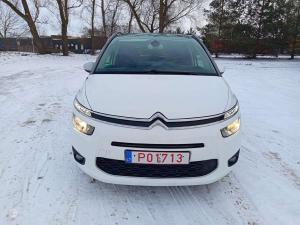 White Citroen c4-picasso 2015 in Marijampole, with an engine capacity of 1.20 L and mileage of 119 thousand km for 5200 €, photo 3 on AUTOMOTO.COM.LV