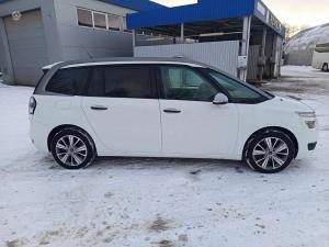 White Citroen c4-picasso 2015 in Marijampole, with an engine capacity of 1.20 L and mileage of 119 thousand km for 5200 €, photo 6 on AUTOMOTO.COM.LV