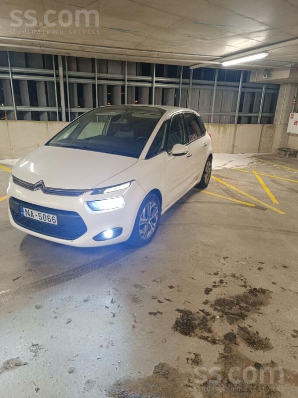 Balts Citroen c4-picasso 2015 Rīga, ar dzinēja tilpumu 1.60 L un nobraukumu 327 tūkst. km par 3800 €, foto 1 vietnē AUTOMOTO.COM.LV